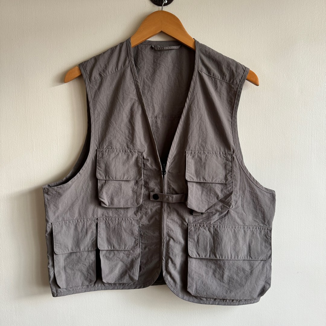 GU vest, Men's Fashion, Tops & Sets, Vests on Carousell