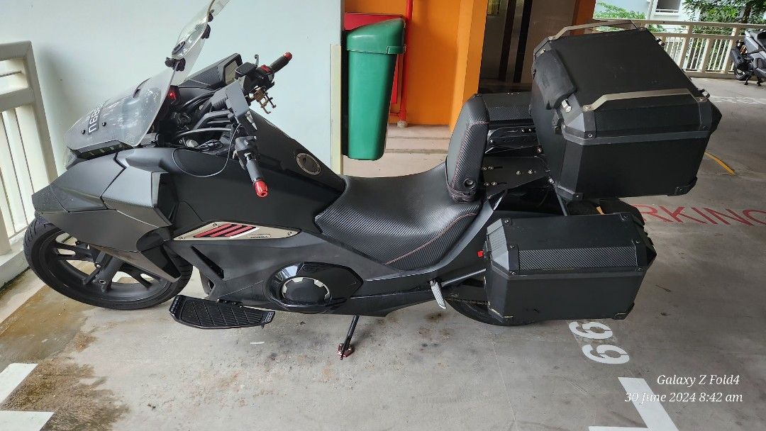 Honda NM4 AKA Bat bike COE 2034 (DCT with ABS), Motorcycles ...
