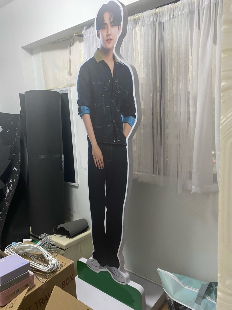 mingyu seventeen standee, Hobbies & Toys, Memorabilia & Collectibles, K ...