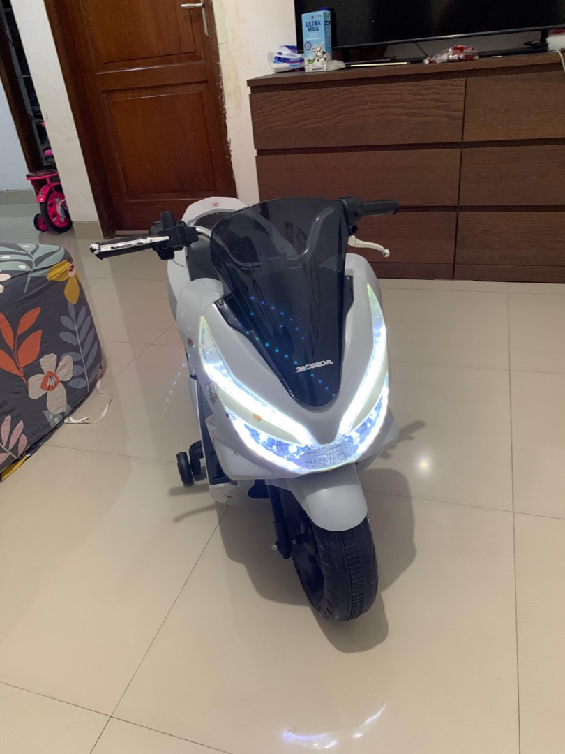 Motor aki pcx anak eks kidstasion, Toys & Collectibles, Mainan di Carousell