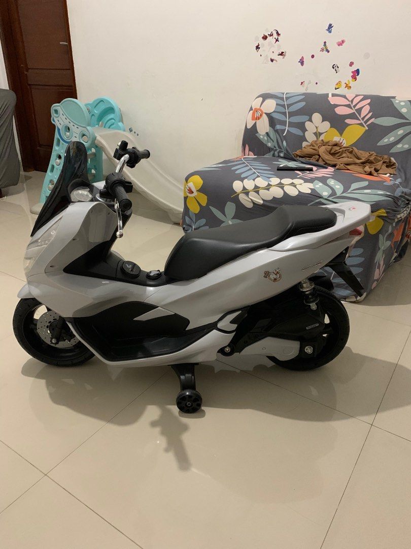 Motor aki pcx anak eks kidstasion, Toys & Collectibles, Mainan di Carousell