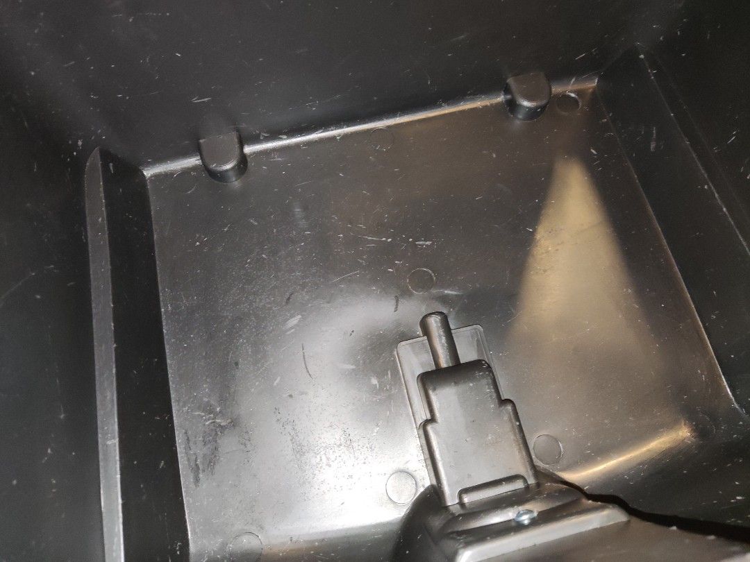 GSB 28L Motorcycle Top Box, Motorbikes on Carousell