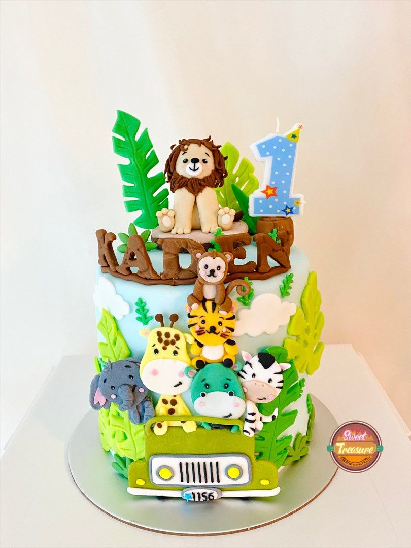 Safari animal jeep cake, Food & Drinks, Homemade Bakes on Carousell