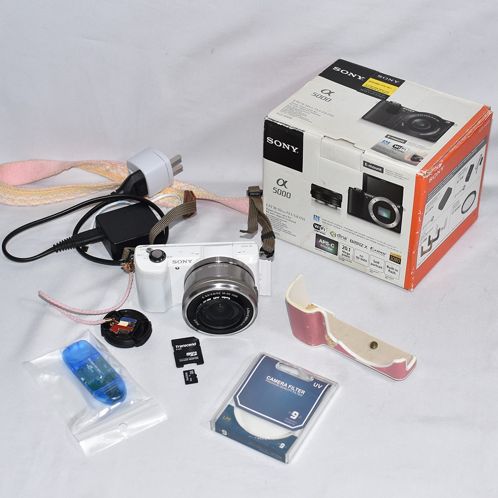 Sony mirrorless A5000 with 16-50mm AF OSS lens (Box package ...