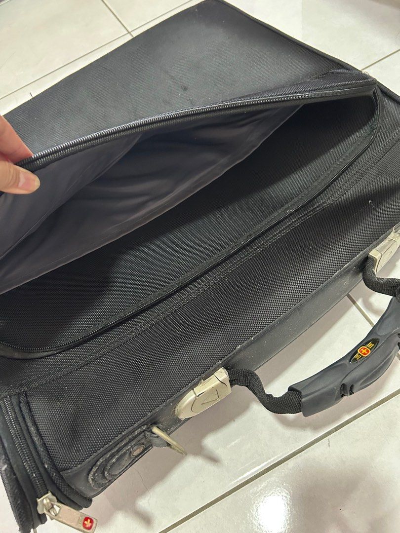 Swiss gear garment bag, Men's Fashion, Bags, Sling Bags on Carousell