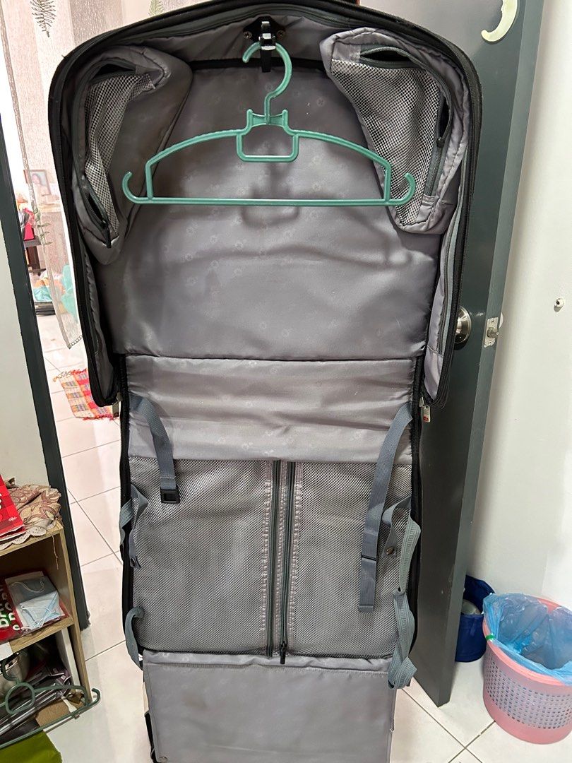 Swiss gear garment bag, Men's Fashion, Bags, Sling Bags on Carousell