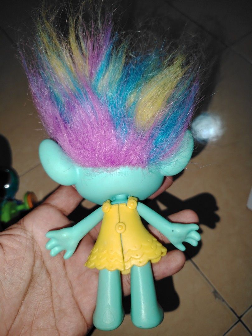 Trolls DJ Beetle Desk and Blue Troll Rainbow Hair figure, Hobbies ...