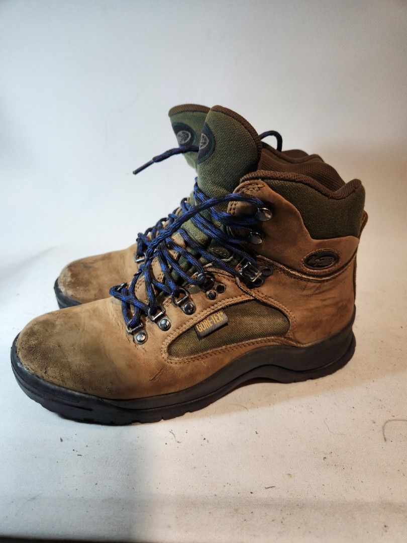 VASQUE CLARION GTX SKYWALK GORETEX, Fesyen Pria, Sepatu , Sneakers di ...