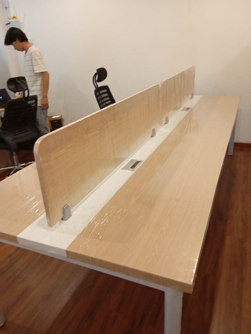 Workstation - meja kerja sekat 3m, Perabotan Rumah di Carousell