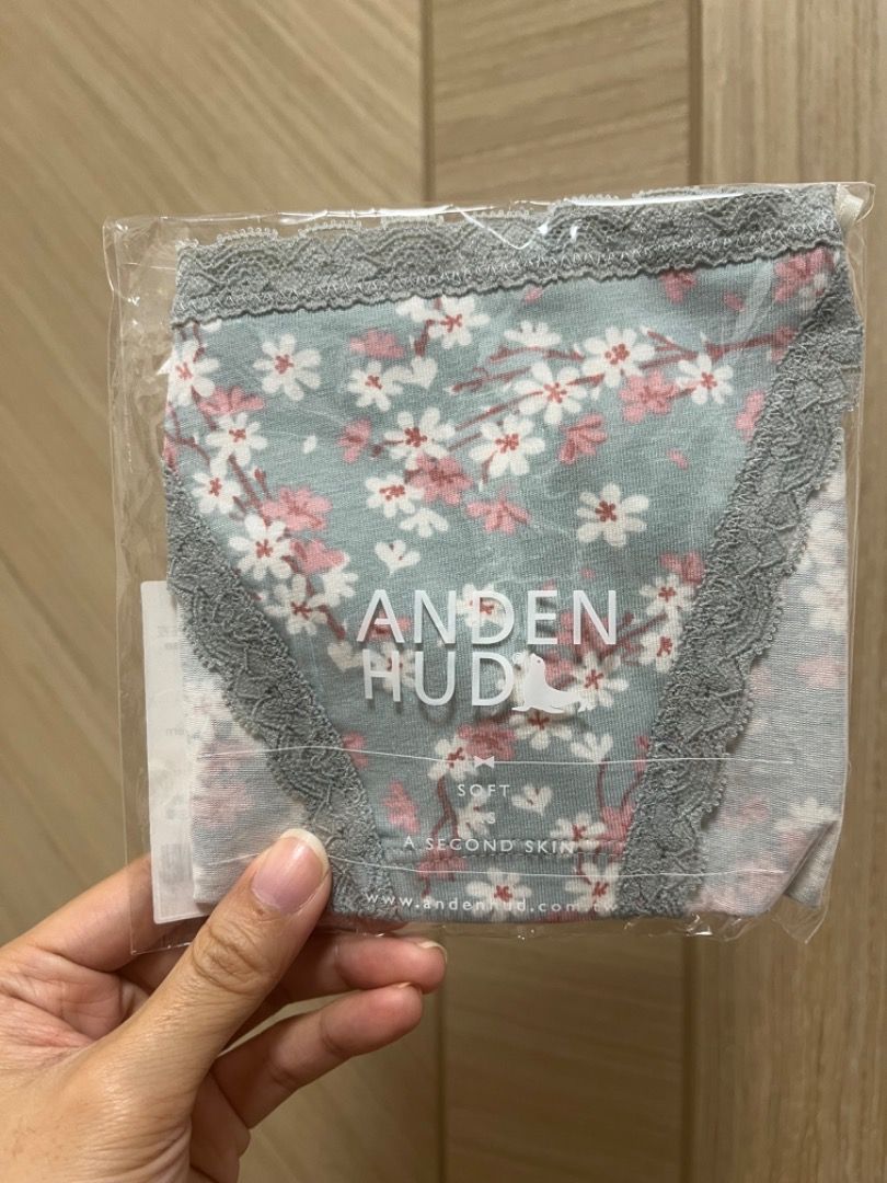 台灣Anden Hud 三角 低腰 內褲, 女裝, 孕婦衣服 - Carousell
