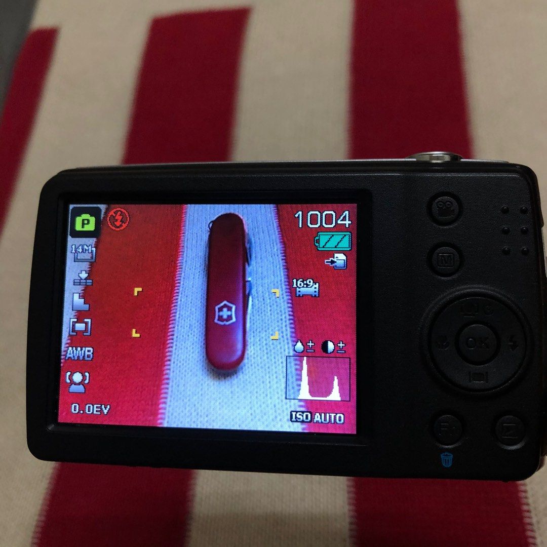 Casio QV-R70 Camera Digital CCD, Photography, Cameras on Carousell