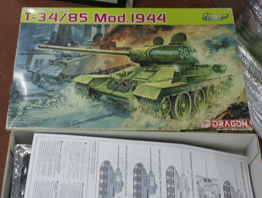 倉底貨-Dragon models-威龍-6319-Premium edition-1/35-T-34/85 Mod.1944-w/magic ...