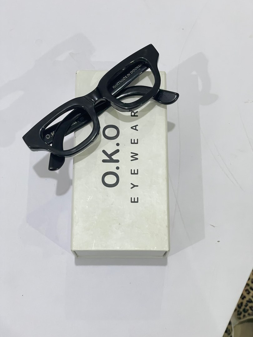 Kacamata Oko Eyewear Embark, Fesyen Pria, Aksesoris, Kacamata di Carousell