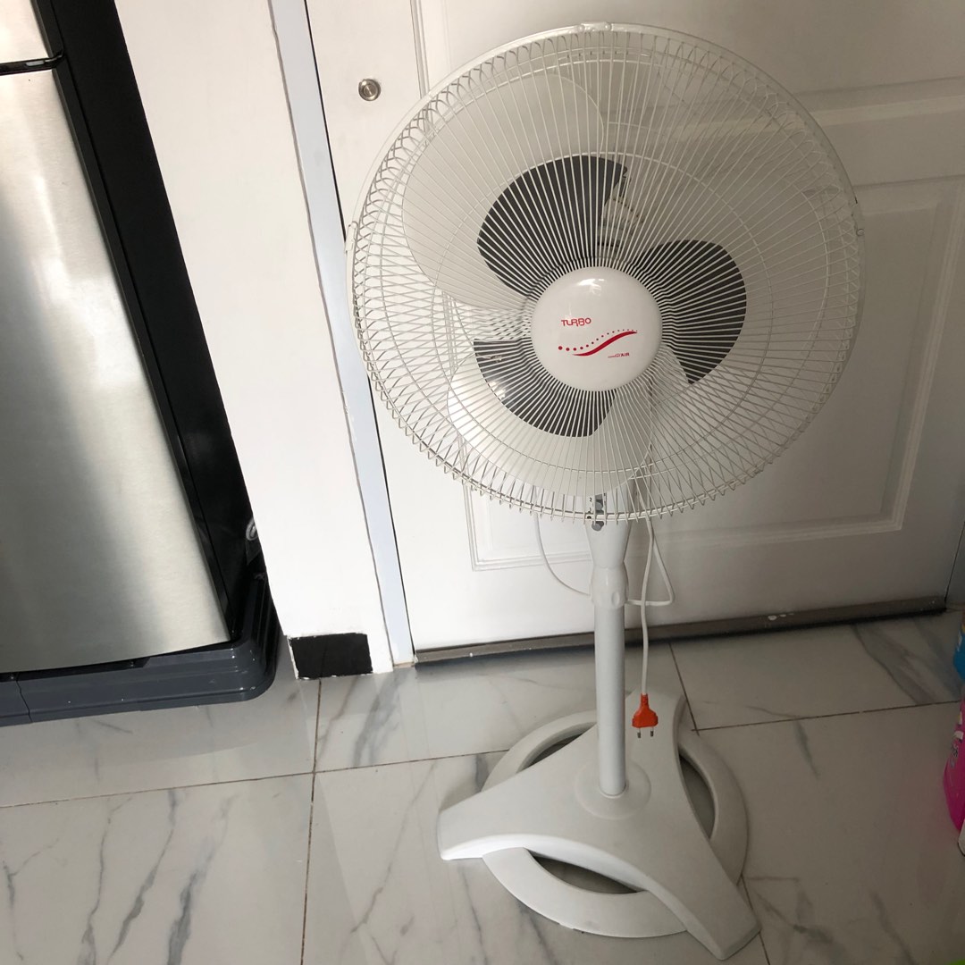 KIPAS ANGIN TURBO STANDFAN BERDIRI CRF 3086, Elektronik, Lainnya di ...