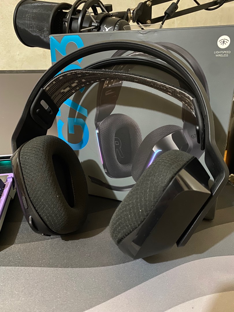 Logitech G733 Black, Audio, Headphones & Headsets on Carousell