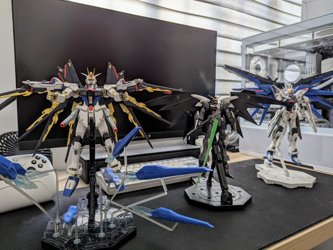 Master Grade Gundam, Hobbies & Toys, Toys & Games on Carousell