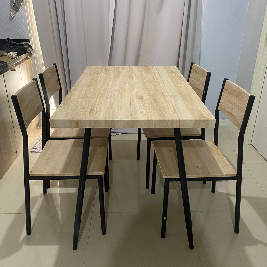 Meja Makan - Informa Lexon Set Meja Makan 4 Kursi, Perabotan Rumah di ...