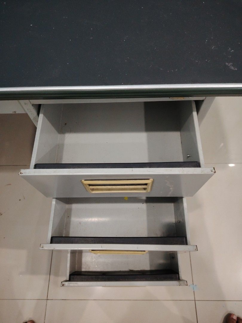 Meja Ofis, Furniture & Home Living, Furniture, Tables & Sets on Carousell