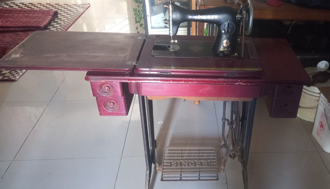 Mesin jahit singer jadul, Perabotan Rumah di Carousell