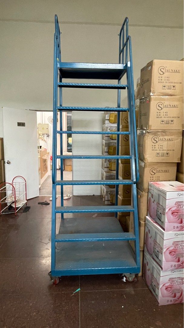 tangga / tangga bertayar / tangga industri / Used Staircase / Used ...