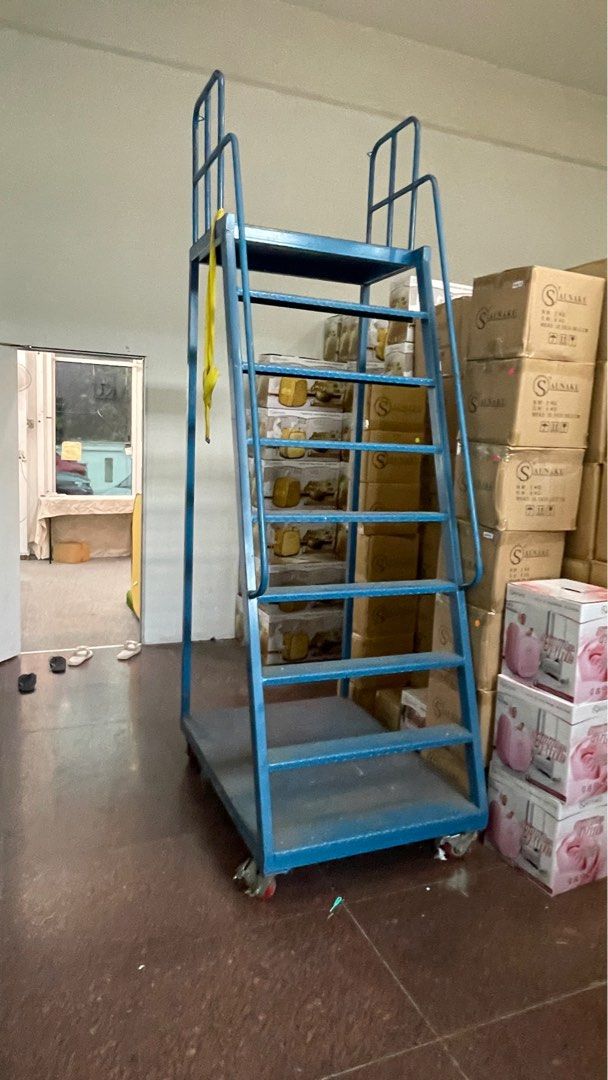 tangga / tangga bertayar / tangga industri / Used Staircase / Used ...