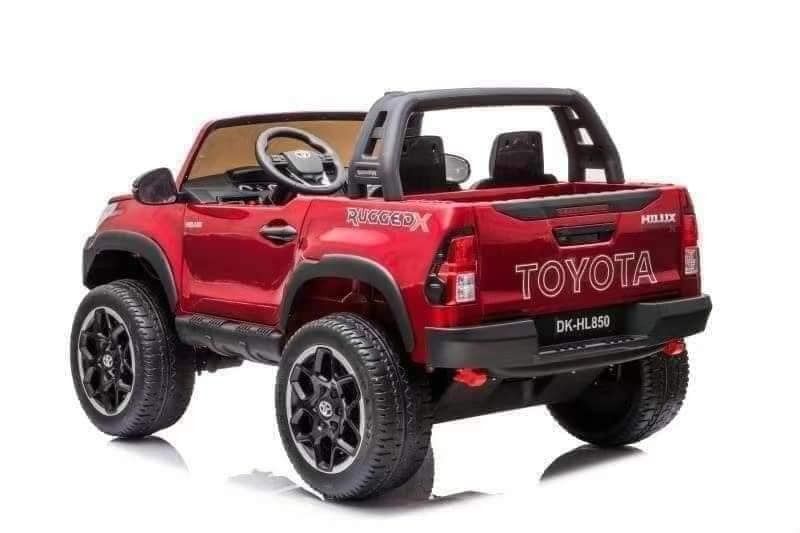 Toyota Hilux Rugged, 4x4 4WD Ute Licensed Electric Ride On Toy for Kids ...