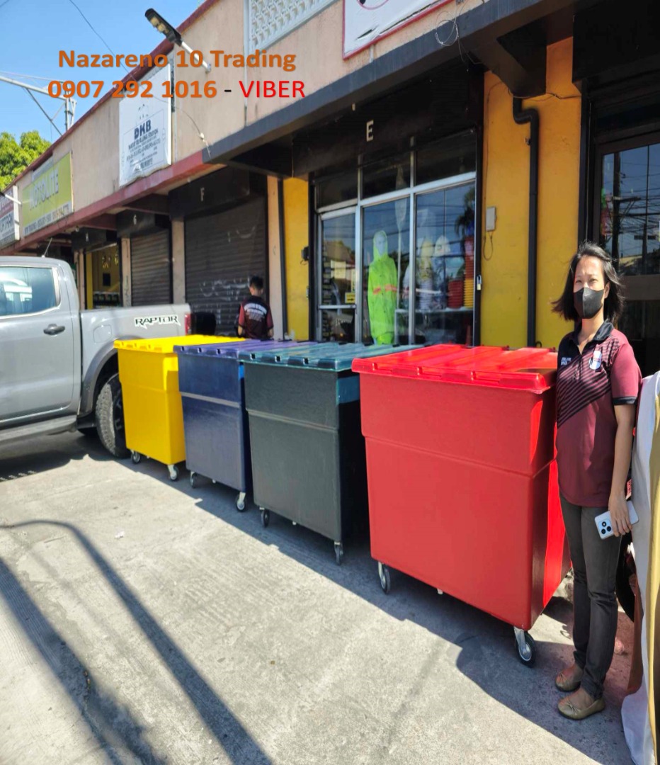 Trash bin w/wheels Mobile bin 45, Furniture & Home Living, Cleaning ...