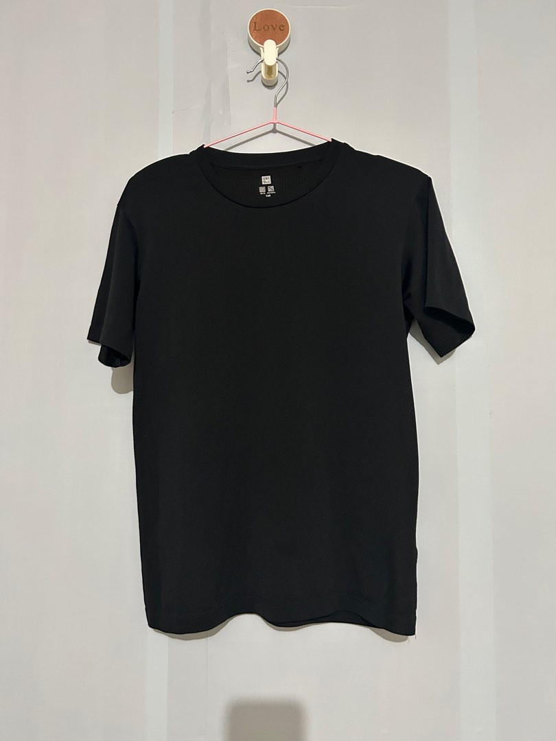 Uniqlo Dri-fit shirt (unisex), Women's Fashion, Activewear on Carousell