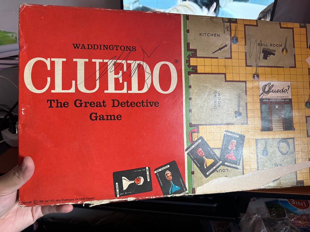 CLASSIC CLUEDO Vintage, Hobbies & Toys, Toys & Games on Carousell