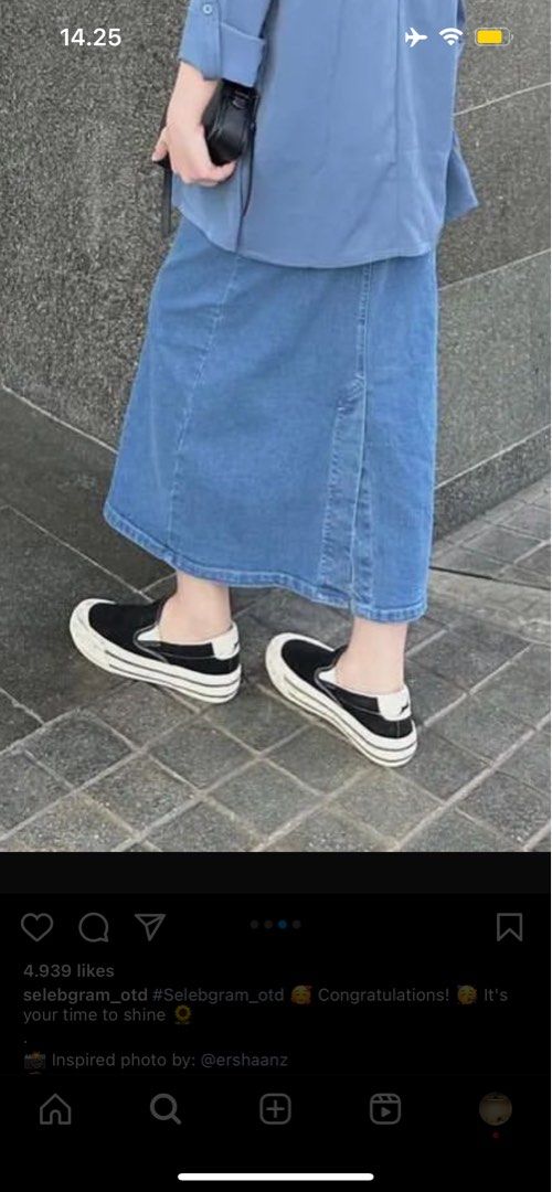 Compass retrograde slip on, Fesyen Wanita, Sepatu di Carousell