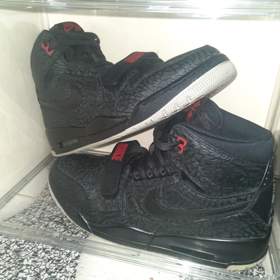 Jordan basket, Fesyen Pria, Sepatu , Sneakers di Carousell