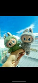 POP MART THE MONSTERS LABUBU GREEN GRAPE 青提果果, 興趣及遊戲, 玩具 & 遊戲類 - Carousell