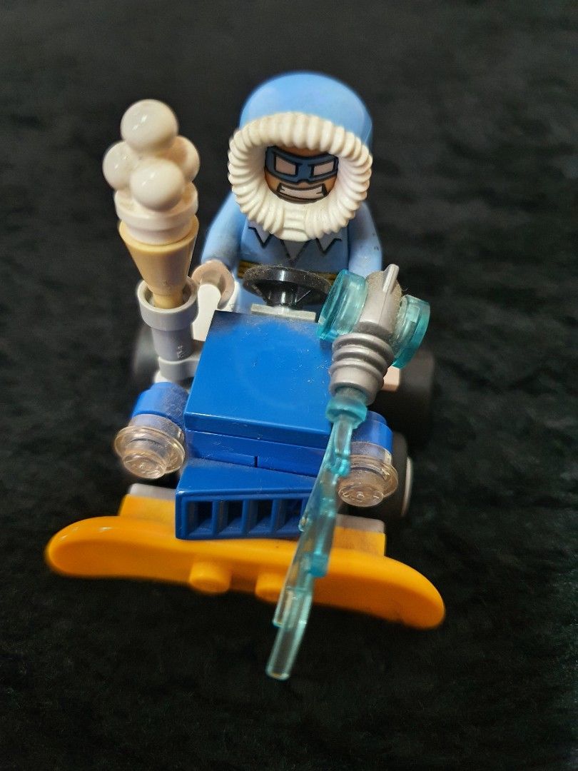 Lego Marvel Super Heroes Flash vs Captain Cold, Toys & Collectibles ...