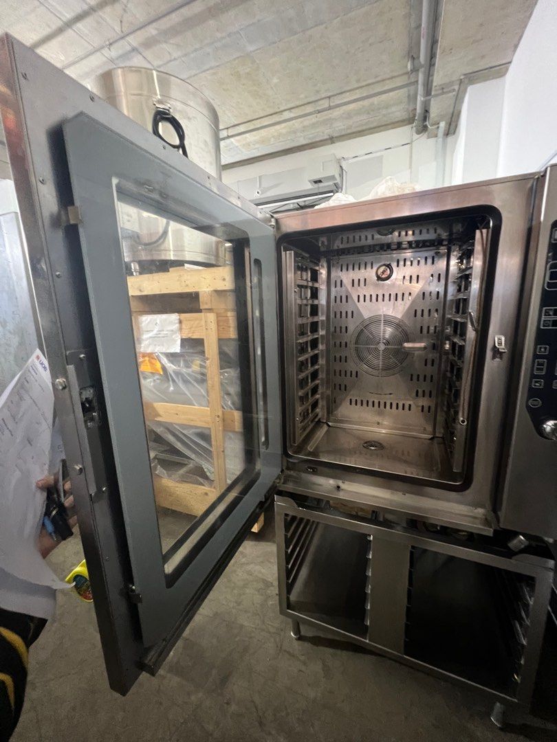 Looks New Inoxtrend 10 Trays Electric Combi Oven, TV & Home Appliances ...