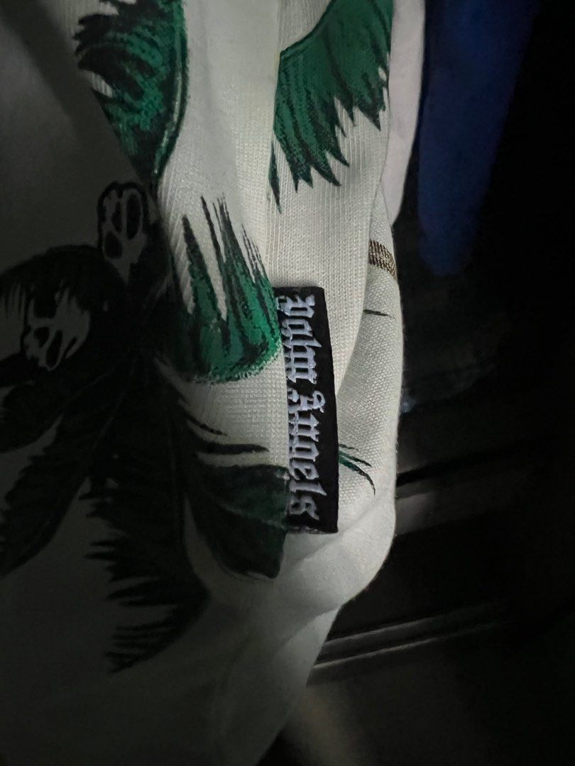 Palm angles, Men's Fashion, Activewear on Carousell