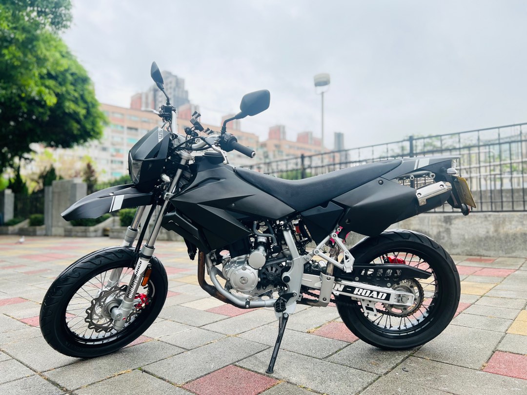 2017年 捷穎 CPI SM260 FI 只跑一千多公里 越野 滑胎 輕鬆上高架, 機車, 重機在旋轉拍賣