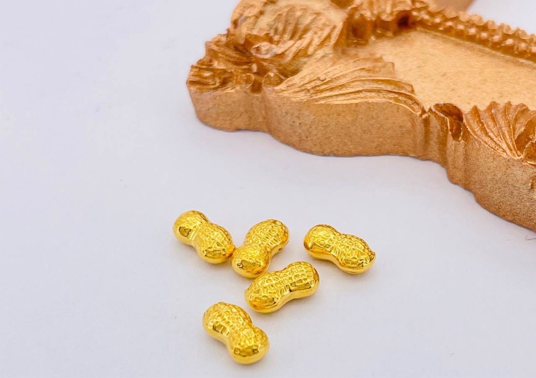 999 Gold Bean （1g）, Women's Fashion, Jewelry & Organisers, Accessory ...
