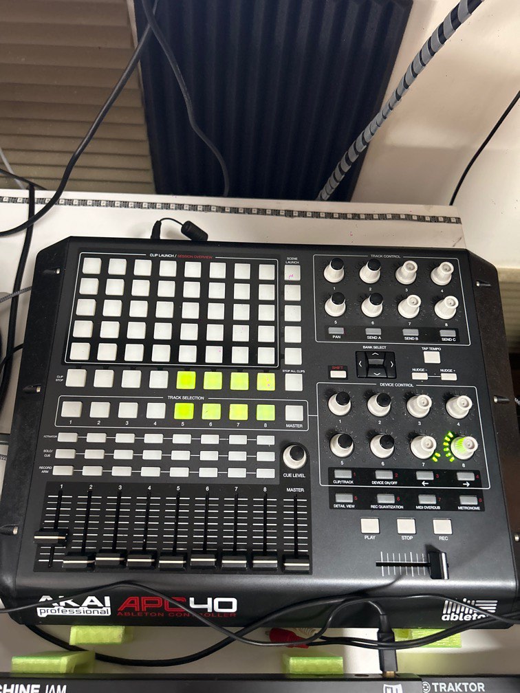 Akai APC 40, Hobbies & Toys, Music & Media, Musical Instruments on ...