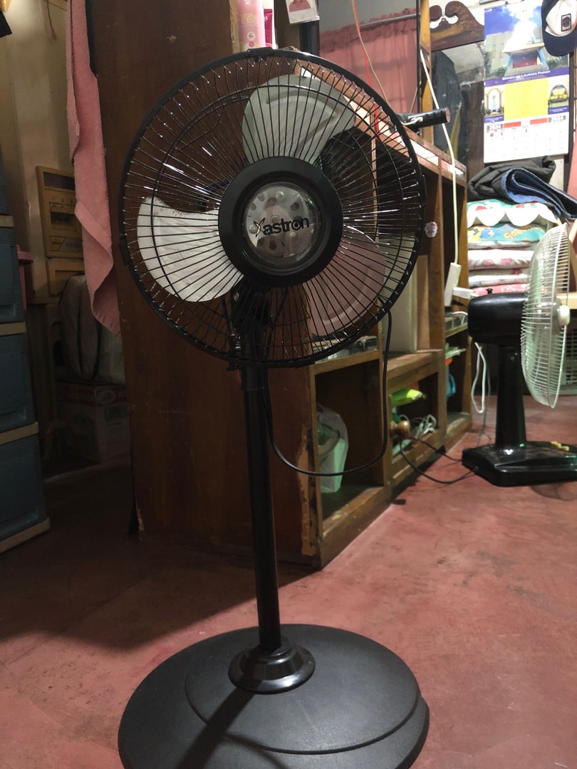 Astron Aveo Stand Fan with 10" Metal Blade Black Electric Fan ...