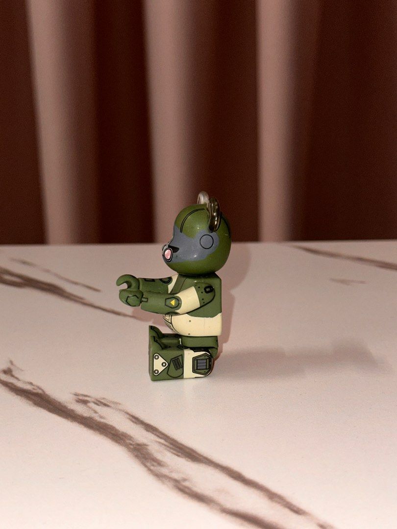 Authentic Bearbrick Army Green 100% Mini Version, Hobbies & Toys ...