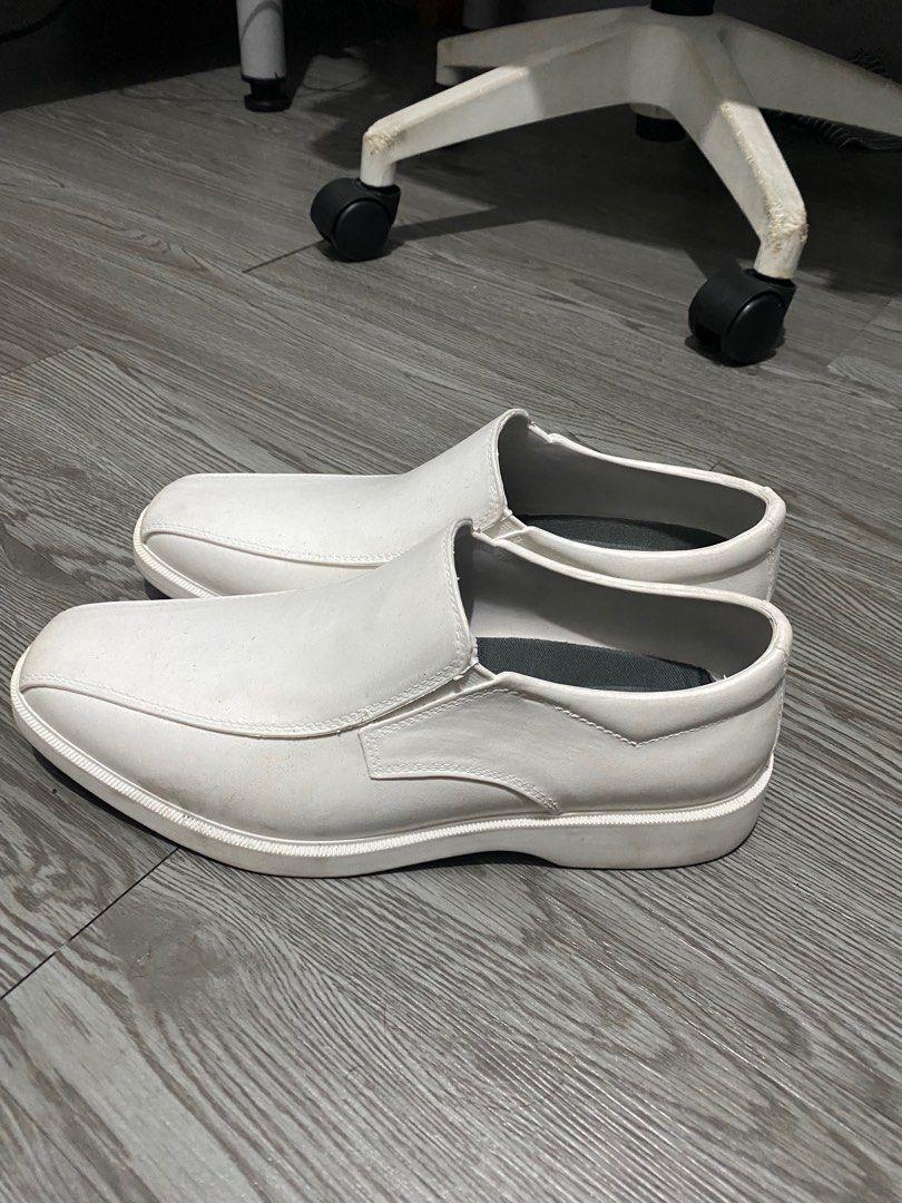 Easy Soft Brooklyn, Men's Fashion, Footwear, Casual Shoes on Carousell