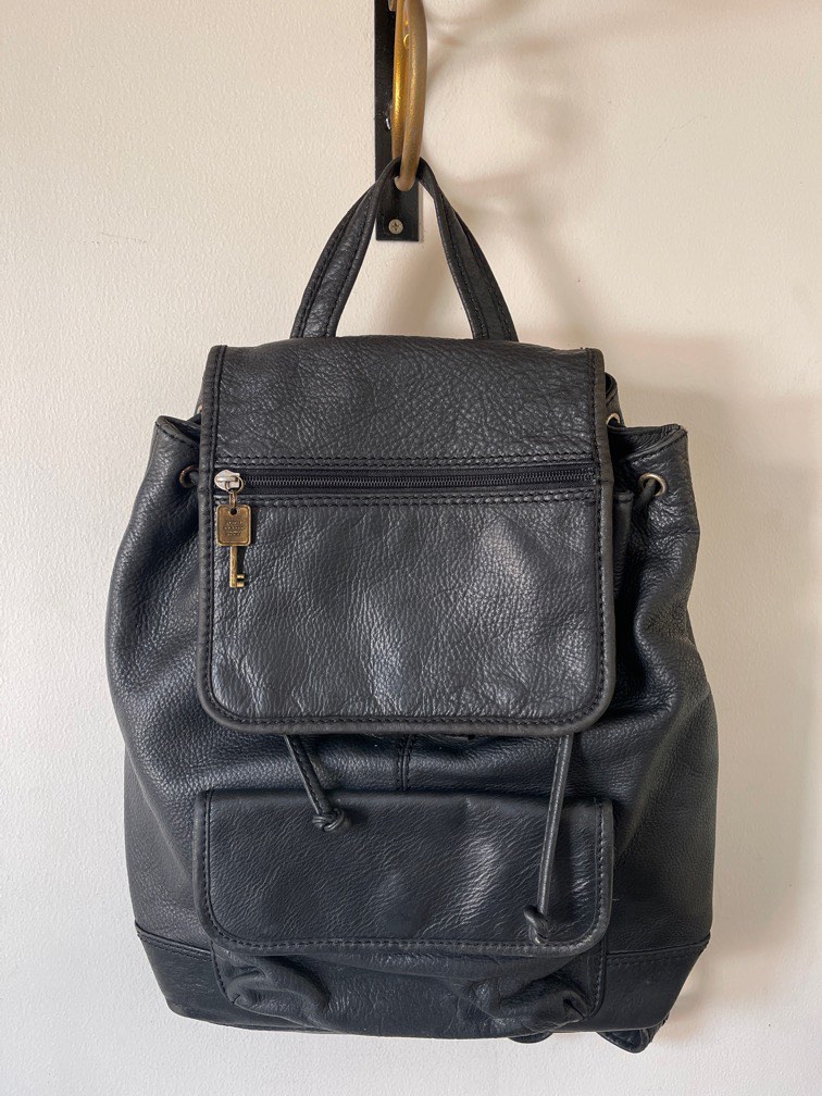 Fossil 1954 Classic Black Pebbled Leather Backpack, Women's Fashion ...