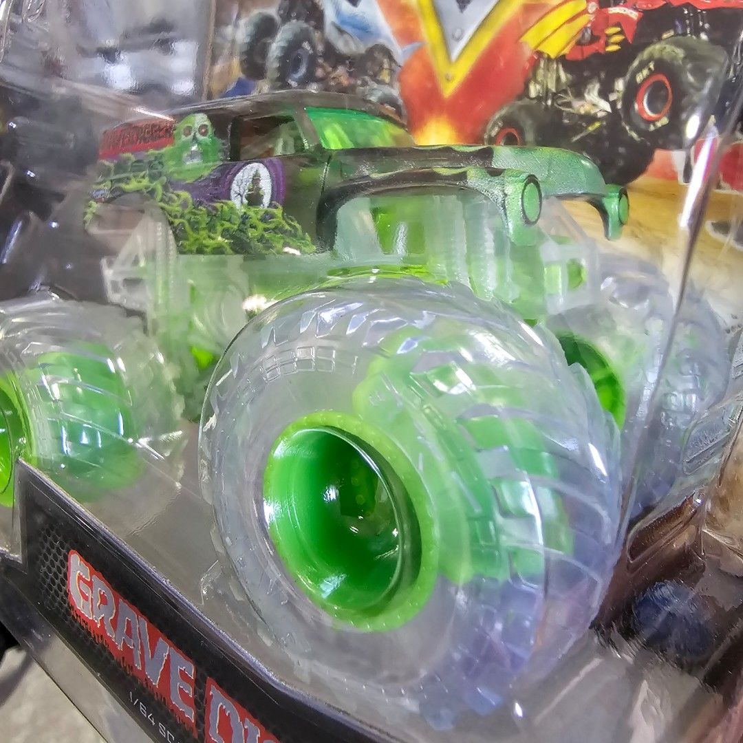 Monster Jam Grave Digger Ghost Crew Chase Mix 35, Hobbies & Toys, Toys ...