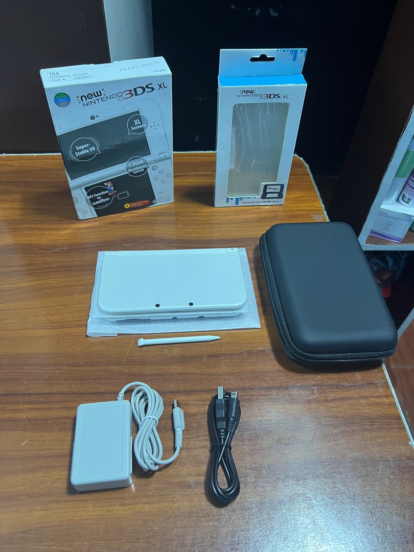 New Nintendo 3DS XL Pearl White, Dual IPS Screens (Rare, Complete in ...
