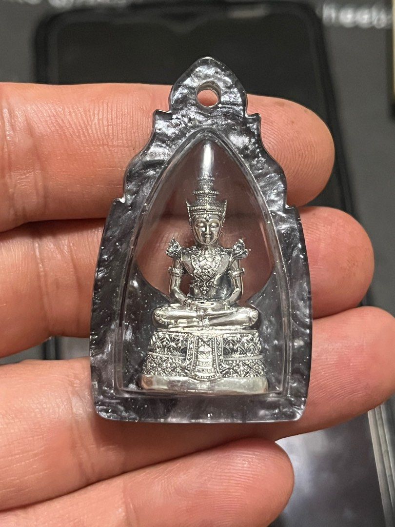 Phra Kaew morokot silver ! , Hobbies & Toys, Memorabilia & Collectibles ...