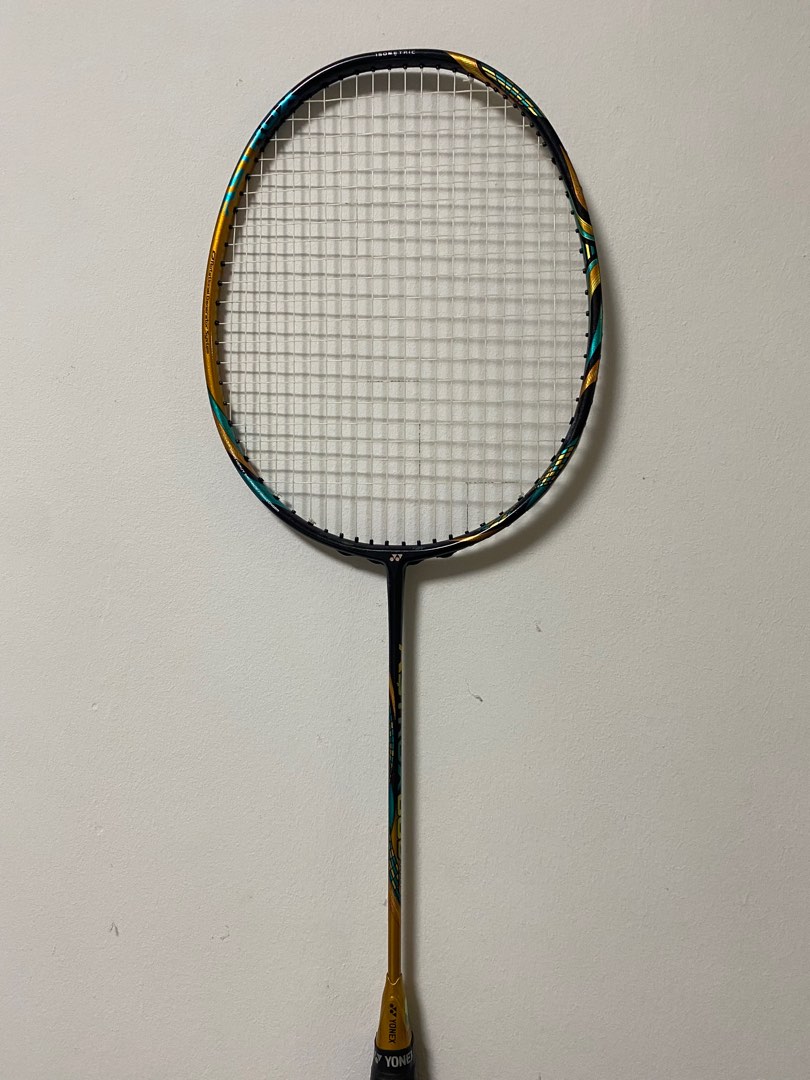 Selling Badminton Racket Yonex Astrox 88D Pro 2nd Gen 4UG5, Sports ...