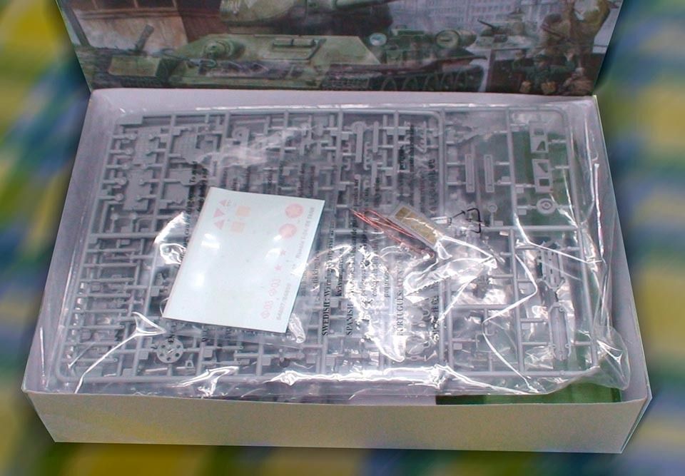 【拼裝模型_戰車】1/48 1:48 全內構 HOBBY BOSS 84809 蘇聯T-34/85 1944年型斜角焊接炮塔 主戰坦克, 興趣 ...