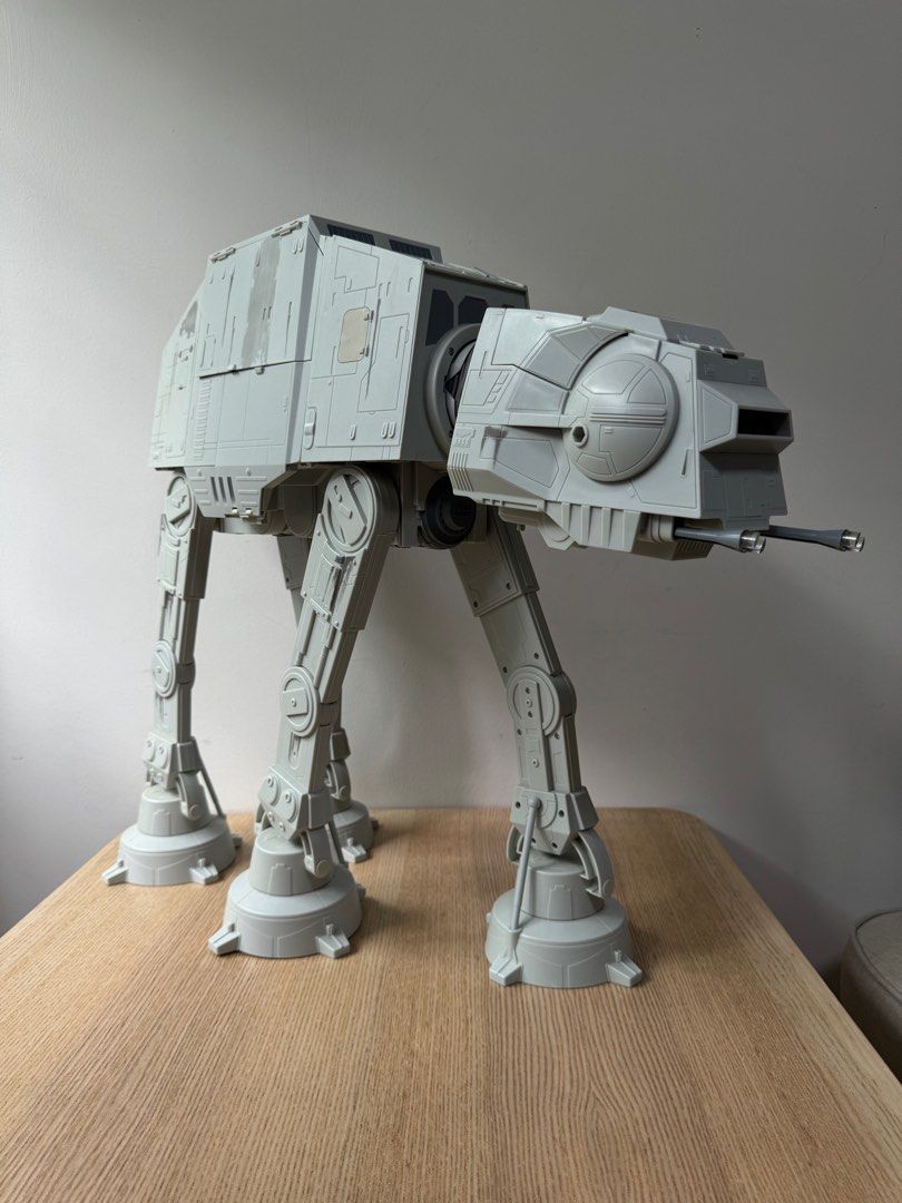 AT-AT All Terrain Armored Transport STAR WARS Legacy Collection ...
