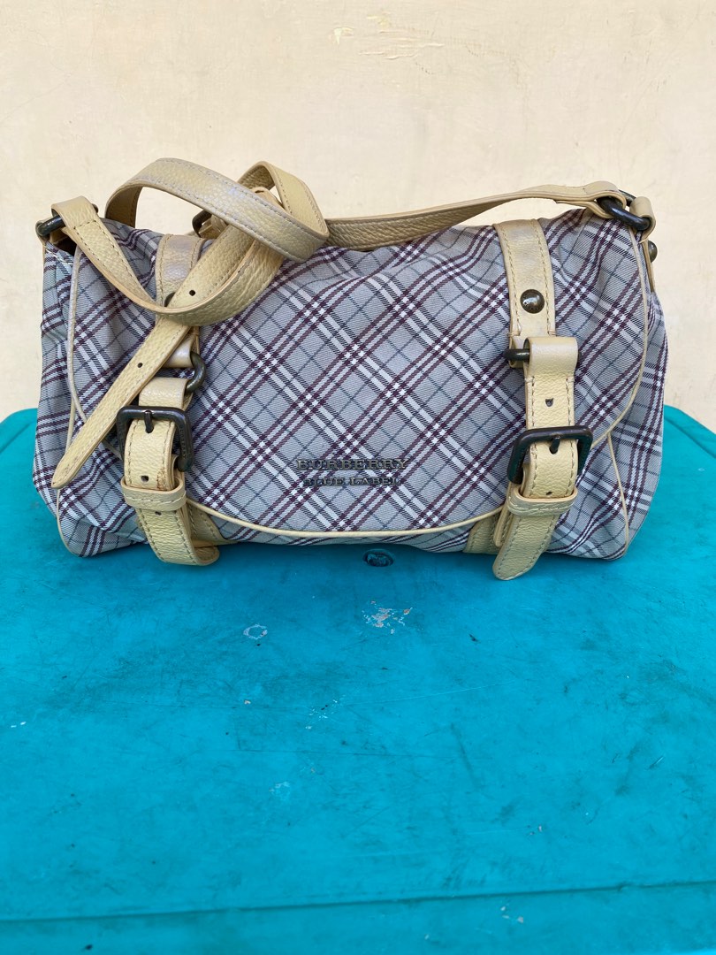 Burberry sling canvas mix leather, Barang Mewah, Tas & Dompet di Carousell