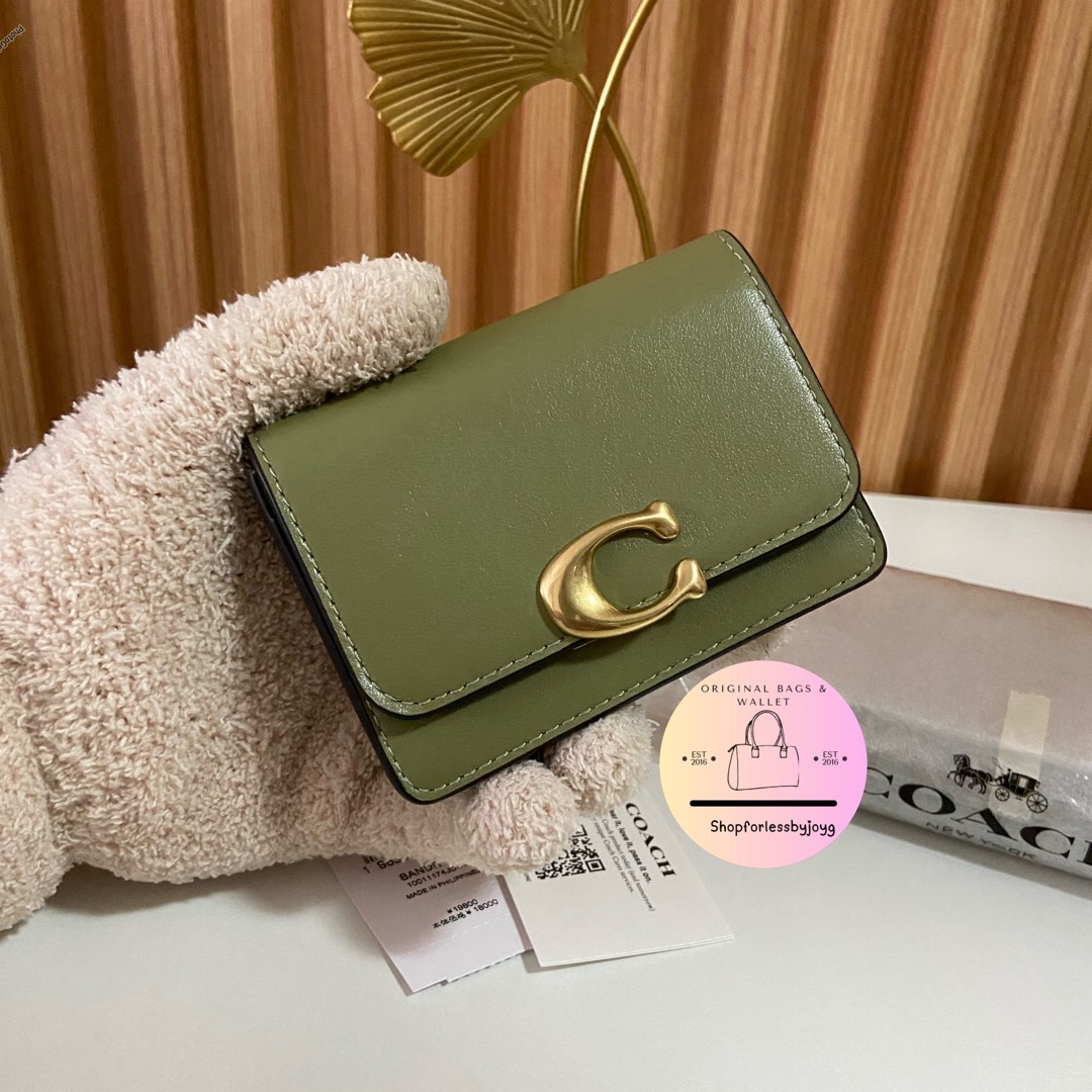 Coach bandit, Women's Fashion, Bags & Wallets, Wallets & Card holders ...